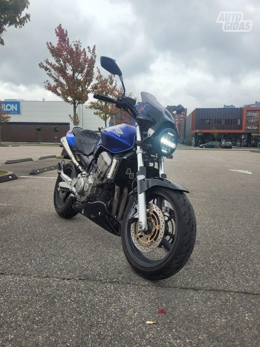 Blue Honda Hornet 2004 in Klaipeda, with an engine capacity of 0.92 L and mileage of 0 thousand km for 2900 €, photo 4 on AUTOMOTO.COM.LV