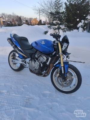 Zils Honda Hornet 2006 Gargždai, ar dzinēja tilpumu 0.06 L un nobraukumu 71 tūkst. km par 1250 €, foto  vietnē AUTOMOTO.COM.LV