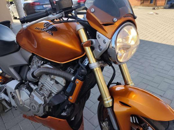 Brūns Honda Hornet 2005 Mažeikiai, ar dzinēja tilpumu 0.60 L un nobraukumu 27 tūkst. km par 2850 €, foto 6 vietnē AUTOMOTO.COM.LV