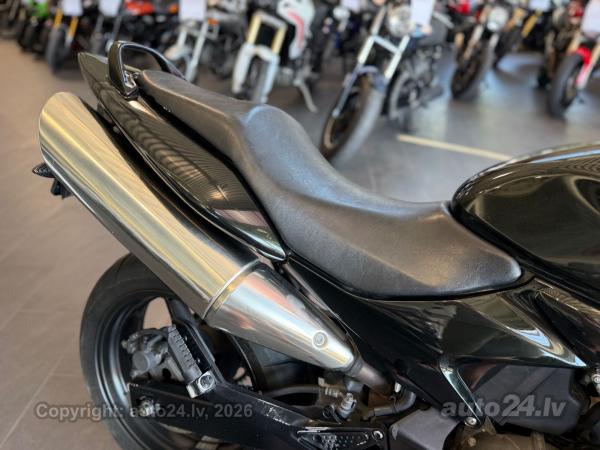 Black Honda Hornet CB 600F 2003 in Tallinn, with an engine capacity of 0.60 L and mileage of 41 thousand km for 1890 €, photo 6 on AUTOMOTO.COM.LV