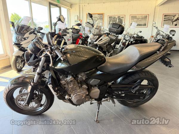 Black Honda Hornet CB 600F 2003 in Tallinn, with an engine capacity of 0.60 L and mileage of 41 thousand km for 1890 €, photo 10 on AUTOMOTO.COM.LV