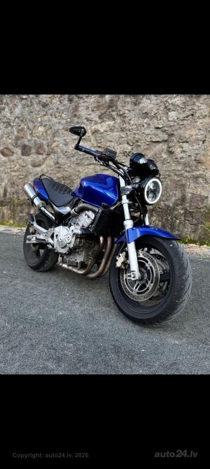 Zils Honda Hornet CB 600F 1998 Paide, ar dzinēja tilpumu 0.60 L un nobraukumu 73 tūkst. km par 2300 €, foto  vietnē AUTOMOTO.COM.LV
