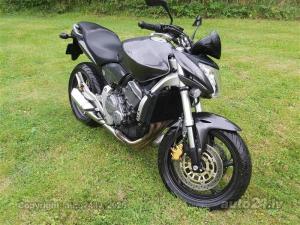Серый Хонда Hornet CB 600F 2010 в Таллин, объемом двигателя 0.60 л и пробегом 30 тыс. км за 3500 €, фото 3 на AUTOMOTO.COM.LV