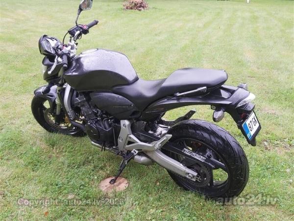 Серый Хонда Hornet CB 600F 2010 в Таллин, объемом двигателя 0.60 л и пробегом 30 тыс. км за 3500 €, фото 4 на AUTOMOTO.COM.LV