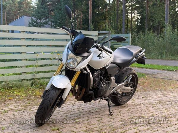 Balts Honda Hornet CB 600F 2008 Tallina, ar dzinēja tilpumu 0.60 L un nobraukumu 30 tūkst. km par 3000 €, foto 2 vietnē AUTOMOTO.COM.LV