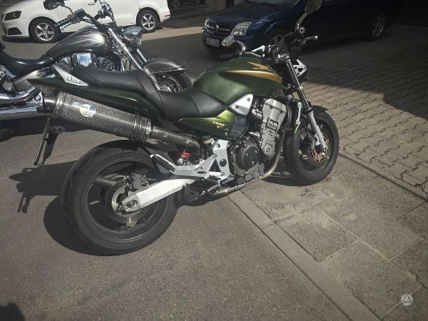 Zaļš Honda Hornet 2002 Viļņa, ar dzinēja tilpumu 0.92 L un nobraukumu 63 tūkst. km par 2700 €, foto 3 vietnē AUTOMOTO.COM.LV