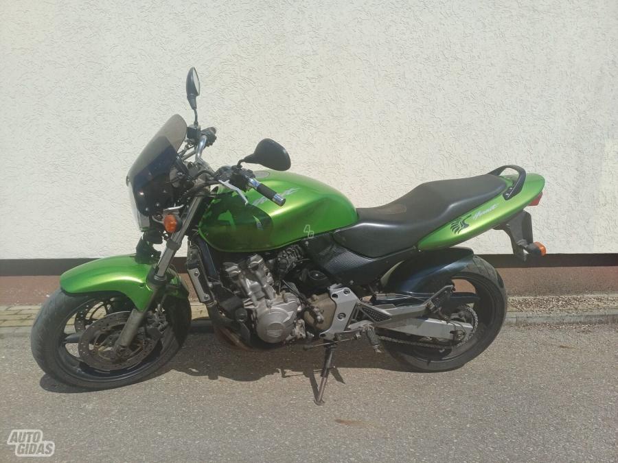Zaļš Honda Hornet 2003 Viļņa, ar dzinēja tilpumu 0.60 L un nobraukumu 61 tūkst. km par 1550 €, foto 3 vietnē AUTOMOTO.COM.LV