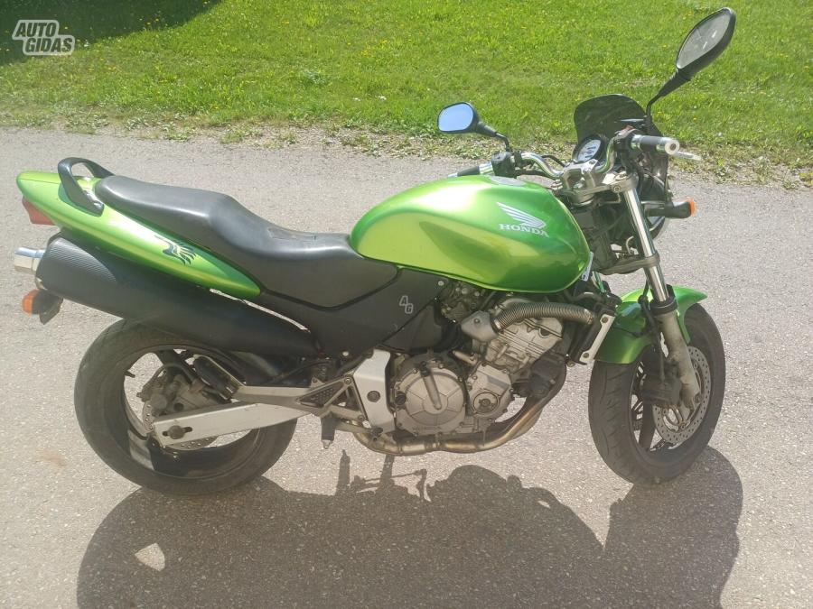Zaļš Honda Hornet 2003 Viļņa, ar dzinēja tilpumu 0.60 L un nobraukumu 61 tūkst. km par 1550 €, foto 6 vietnē AUTOMOTO.COM.LV