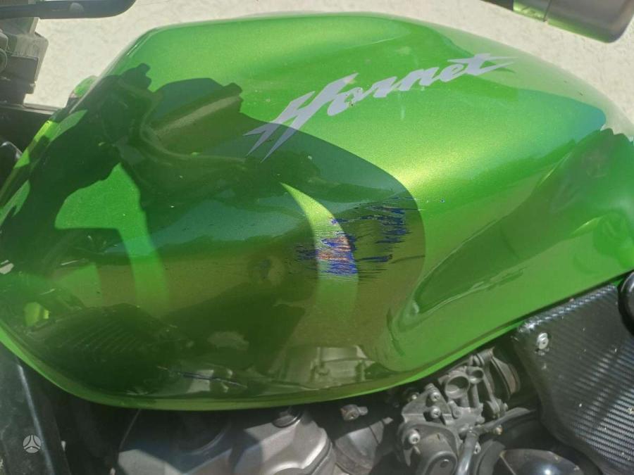 Green Honda Hornet 2003 in Ukmerge, with an engine capacity of 0.60 L and mileage of 61 thousand km for 1550 €, photo 5 on AUTOMOTO.COM.LV