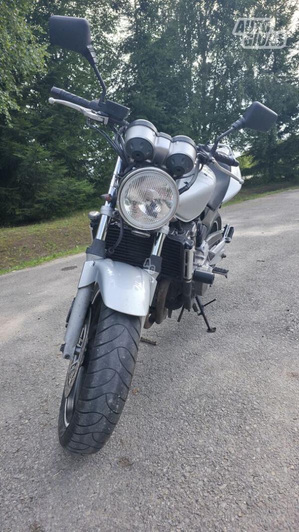 Pelēks Honda Hornet 2004 Biržai, ar dzinēja tilpumu 0.60 L un nobraukumu 63 tūkst. km par 1550 €, foto 3 vietnē AUTOMOTO.COM.LV