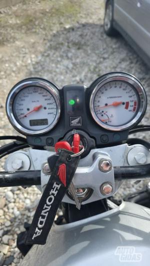 Pelēks Honda Hornet 2004 Biržai, ar dzinēja tilpumu 0.60 L un nobraukumu 63 tūkst. km par 1550 €, foto 6 vietnē AUTOMOTO.COM.LV
