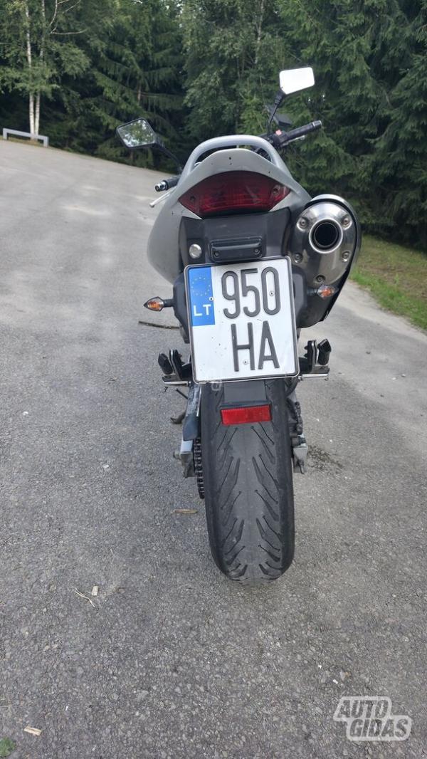 Pelēks Honda Hornet 2004 Biržai, ar dzinēja tilpumu 0.60 L un nobraukumu 63 tūkst. km par 1550 €, foto 6 vietnē AUTOMOTO.COM.LV