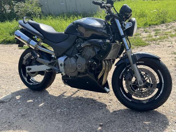 Grey Honda Hornet 2005 in Kaunas, with an engine capacity of 0.60 L and mileage of 43 thousand km for 2000 €, photo 7 on AUTOMOTO.COM.LV