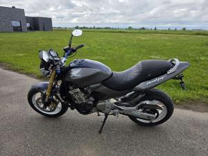 Grey Honda Hornet 2006 in Klaipeda, with an engine capacity of 0.60 L and mileage of 39 thousand km for 2600 €, photo  on AUTOMOTO.COM.LV