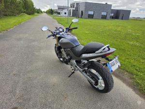 Grey Honda Hornet 2006 in Klaipeda, with an engine capacity of 0.60 L and mileage of 39 thousand km for 2600 €, photo 3 on AUTOMOTO.COM.LV