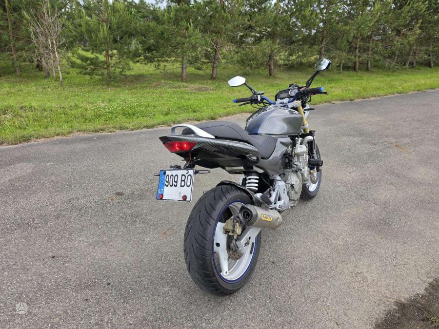 Grey Honda Hornet 2006 in Klaipeda, with an engine capacity of 0.60 L and mileage of 39 thousand km for 2600 €, photo 4 on AUTOMOTO.COM.LV