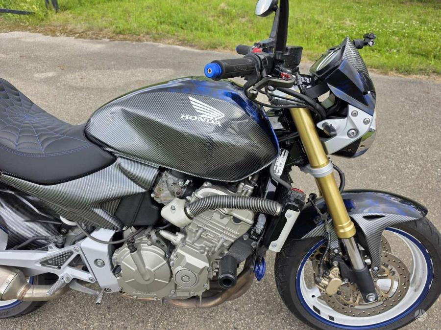 Grey Honda Hornet 2006 in Klaipeda, with an engine capacity of 0.60 L and mileage of 39 thousand km for 2600 €, photo 6 on AUTOMOTO.COM.LV