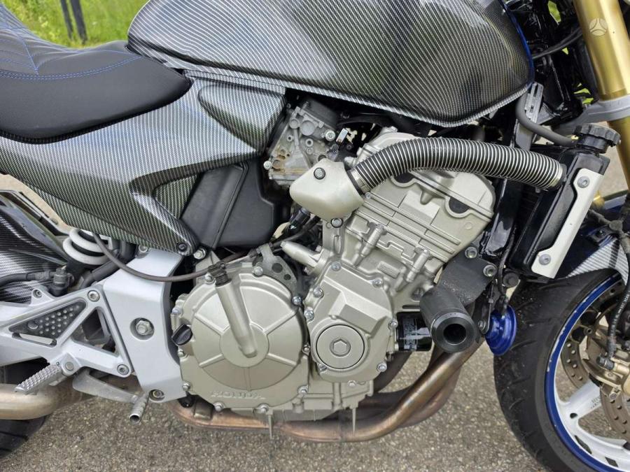 Grey Honda Hornet 2006 in Klaipeda, with an engine capacity of 0.60 L and mileage of 39 thousand km for 2600 €, photo 7 on AUTOMOTO.COM.LV
