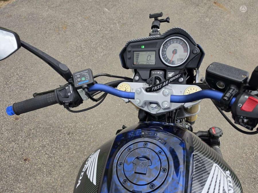 Grey Honda Hornet 2006 in Klaipeda, with an engine capacity of 0.60 L and mileage of 39 thousand km for 2600 €, photo 8 on AUTOMOTO.COM.LV