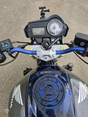 Grey Honda Hornet 2006 in Klaipeda, with an engine capacity of 0.60 L and mileage of 39 thousand km for 2600 €, photo 12 on AUTOMOTO.COM.LV
