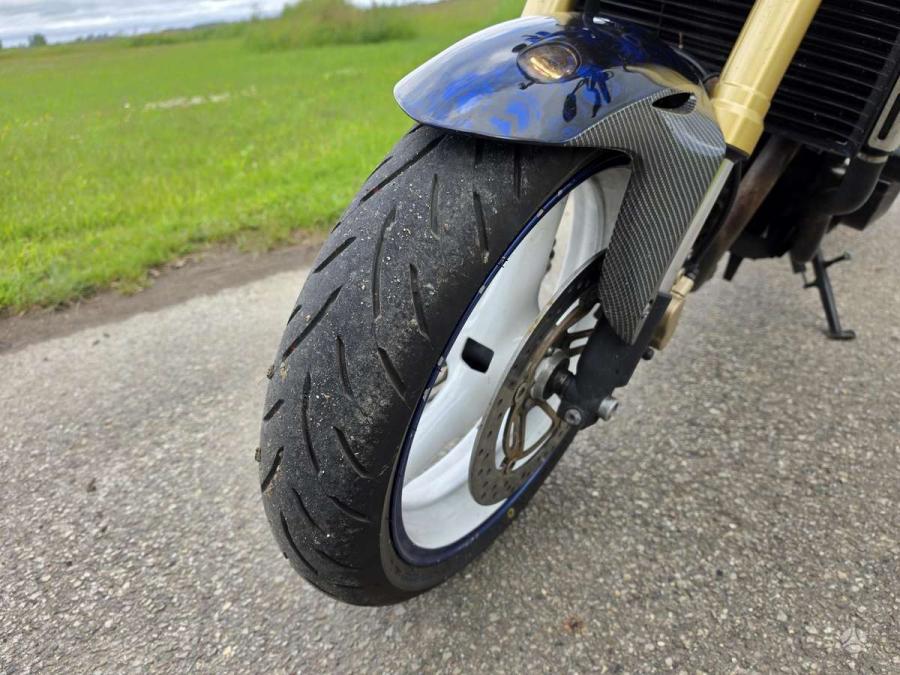 Grey Honda Hornet 2006 in Klaipeda, with an engine capacity of 0.60 L and mileage of 39 thousand km for 2600 €, photo 17 on AUTOMOTO.COM.LV