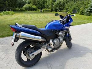 Honda Hornet 2000 in Vilnius, with an engine capacity of 0.60 L and mileage of 39 thousand km for 1300 €, photo 3 on AUTOMOTO.COM.LV