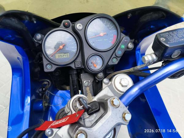 Honda Hornet 2000 in Vilnius, with an engine capacity of 0.60 L and mileage of 39 thousand km for 1300 €, photo 3 on AUTOMOTO.COM.LV