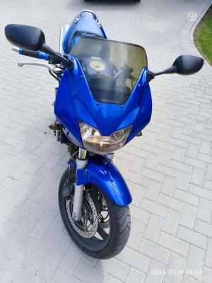 Honda Hornet 2000 in Vilnius, with an engine capacity of 0.60 L and mileage of 39 thousand km for 1300 €, photo 6 on AUTOMOTO.COM.LV