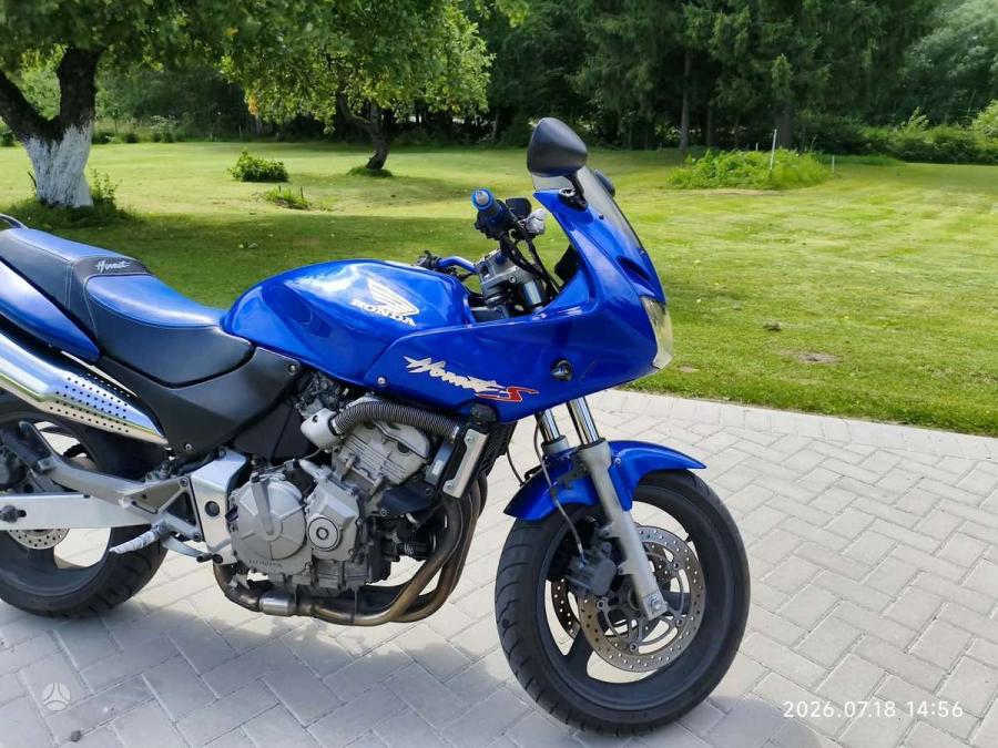 Honda Hornet 2000 in Vilnius, with an engine capacity of 0.60 L and mileage of 39 thousand km for 1300 €, photo 8 on AUTOMOTO.COM.LV