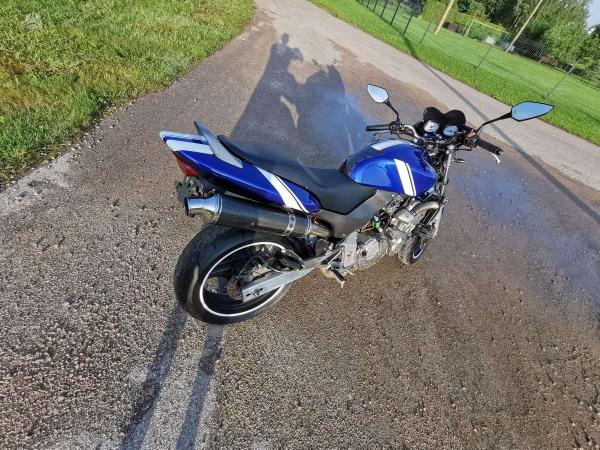Honda Hornet 2001 Jurbarkas, ar dzinēja tilpumu 0.60 L un nobraukumu 53 tūkst. km par 1474 €, foto 4 vietnē AUTOMOTO.COM.LV