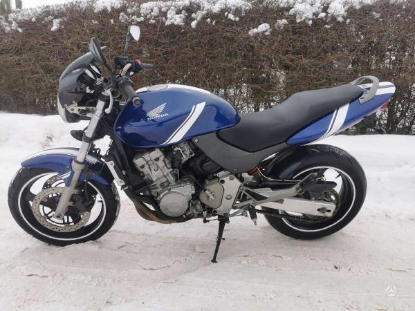 Honda Hornet 2001 in Jurbarkas, with an engine capacity of 0.60 L and mileage of 48 thousand km for 1480 €, photo 11 on AUTOMOTO.COM.LV