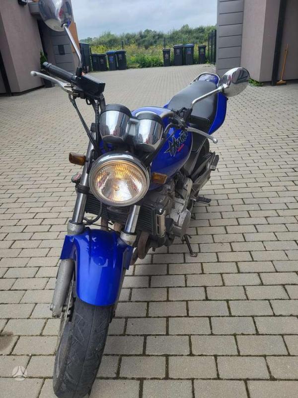 Honda Hornet 2001 in Vilnius, with an engine capacity of 0.60 L and mileage of 12 thousand km for 1850 €, photo 2 on AUTOMOTO.COM.LV