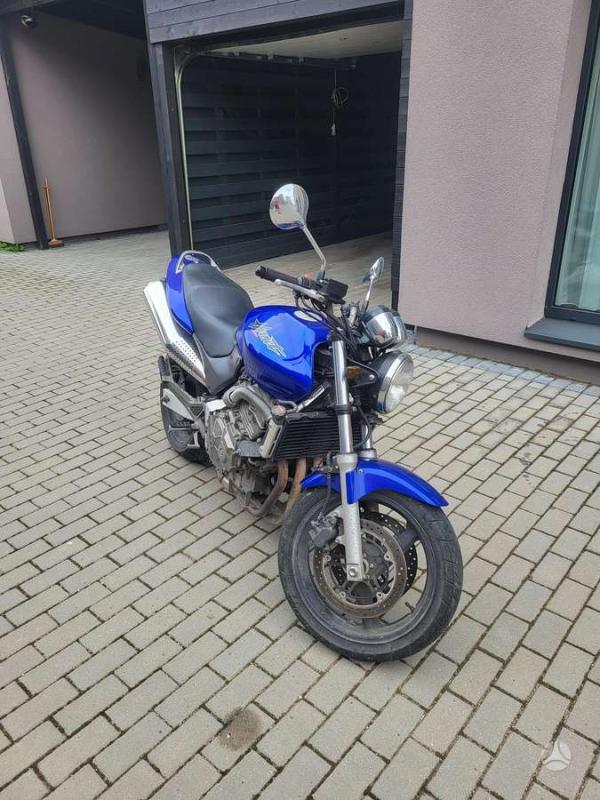 Honda Hornet 2001 in Vilnius, with an engine capacity of 0.60 L and mileage of 12 thousand km for 1850 €, photo 7 on AUTOMOTO.COM.LV