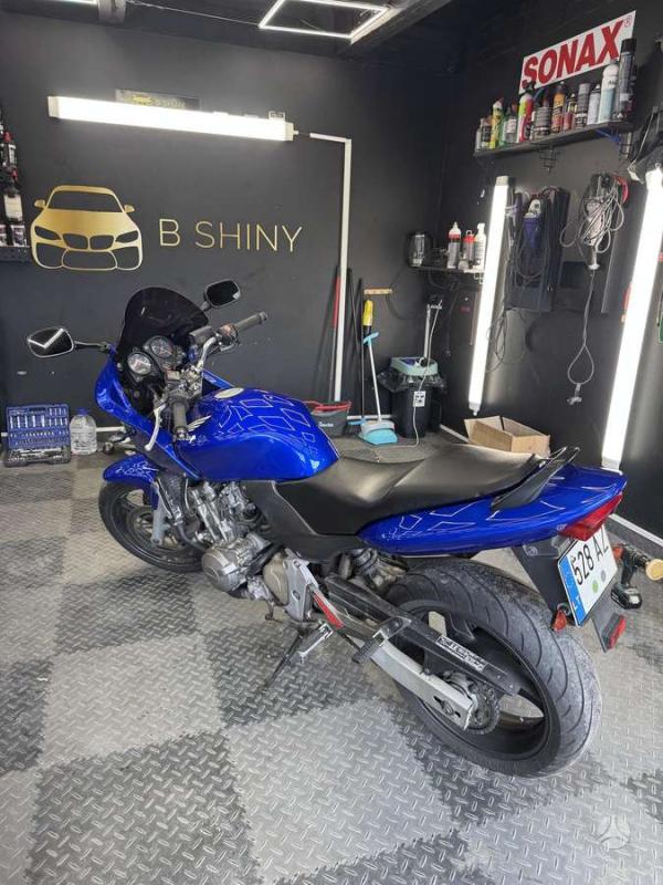 Honda Hornet 2001 in Klaipeda, with an engine capacity of 0.60 L and mileage of 45 thousand km for 1700 €, photo 2 on AUTOMOTO.COM.LV