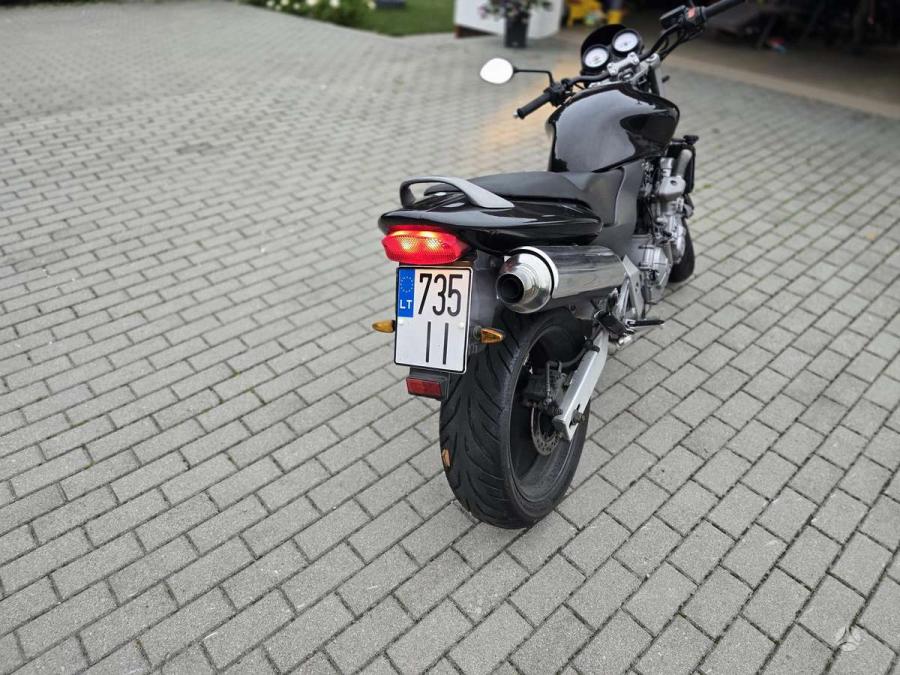 Honda Hornet 2001 Klaipėda, ar dzinēja tilpumu 0.60 L un nobraukumu 49 tūkst. km par 1500 €, foto 6 vietnē AUTOMOTO.COM.LV