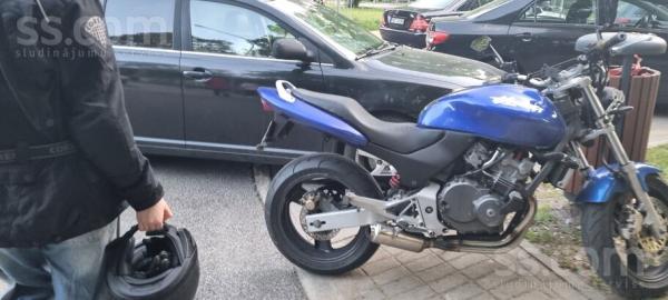 Honda Hornet 2002 Rīga, ar dzinēja tilpumu 0.25 L un nobraukumu 0 tūkst. km par 1600 €, foto 2 vietnē AUTOMOTO.COM.LV