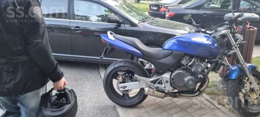 Honda Hornet 2002 Rīga, ar dzinēja tilpumu 0.25 L un nobraukumu 0 tūkst. km par 1600 €, foto 3 vietnē AUTOMOTO.COM.LV