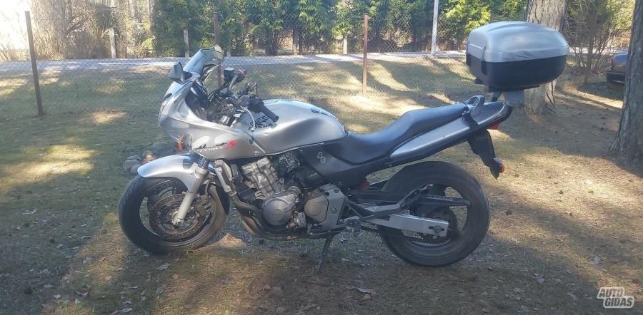 Honda Hornet 2002 in Vilnius, with an engine capacity of 0.00 L and mileage of 0 thousand km for 1400 €, photo 1 on AUTOMOTO.COM.LV