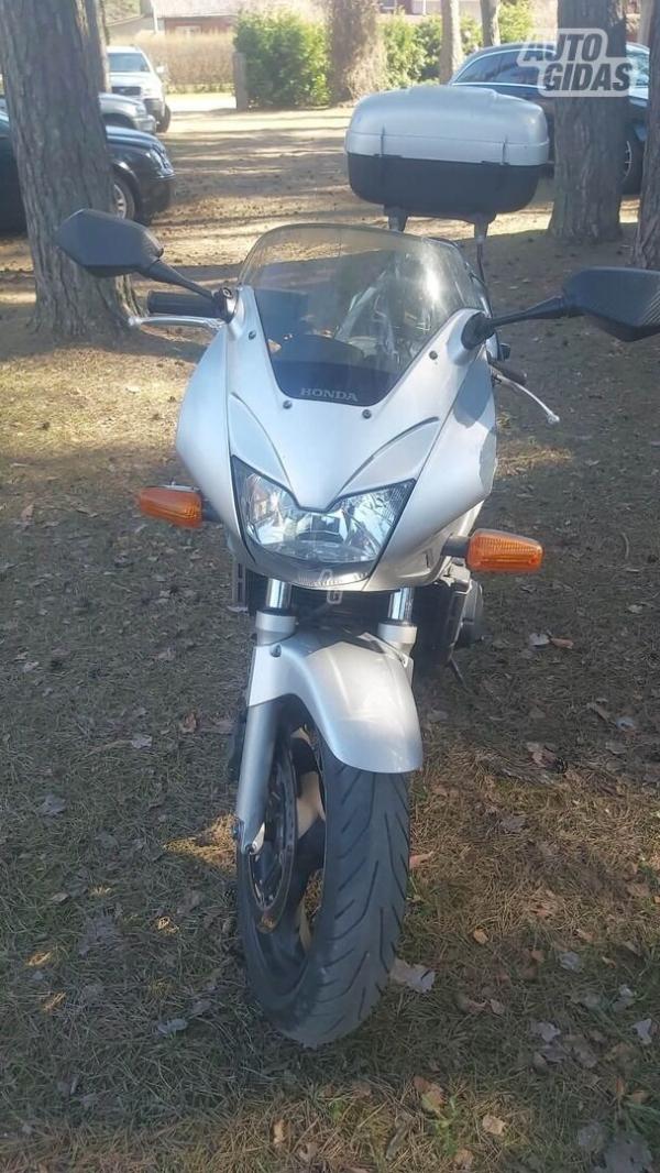Honda Hornet 2002 in Vilnius, with an engine capacity of 0.00 L and mileage of 0 thousand km for 1400 €, photo 9 on AUTOMOTO.COM.LV
