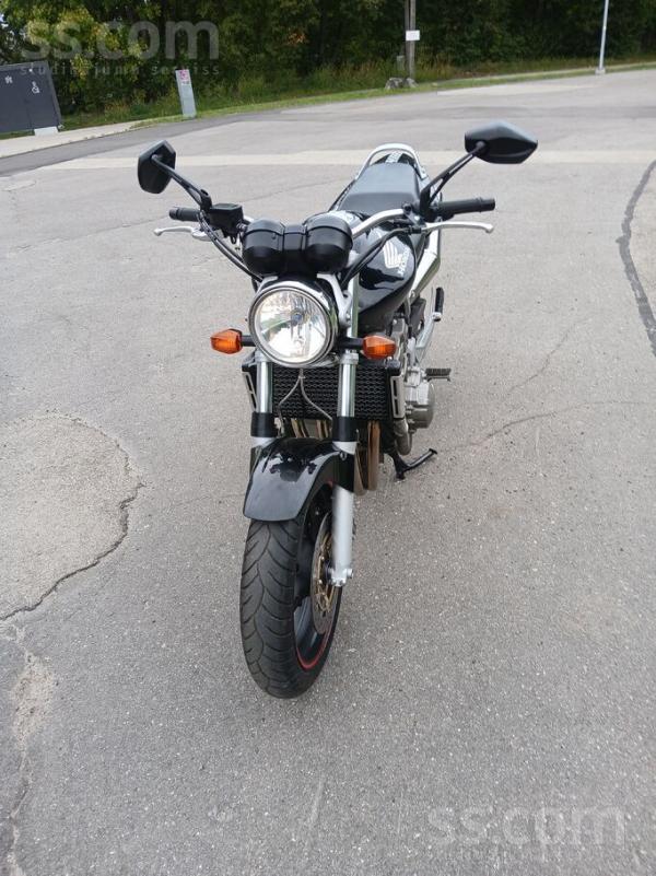 Honda Hornet 2002 in Riga, with an engine capacity of 0.92 L and mileage of 0 thousand km for 3800 €, photo 4 on AUTOMOTO.COM.LV