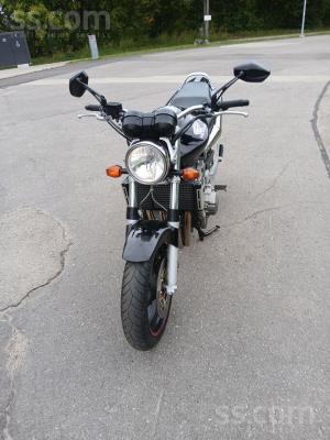 Honda Hornet 2002 in Riga, with an engine capacity of 0.92 L and mileage of 0 thousand km for 3800 €, photo 4 on AUTOMOTO.COM.LV