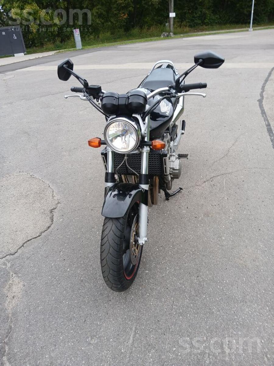 Honda Hornet 2002 in Riga, with an engine capacity of 0.92 L and mileage of 0 thousand km for 3800 €, photo 4 on AUTOMOTO.COM.LV