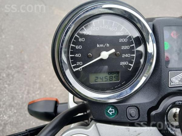Honda Hornet 2002 in Riga, with an engine capacity of 0.92 L and mileage of 0 thousand km for 3800 €, photo 8 on AUTOMOTO.COM.LV