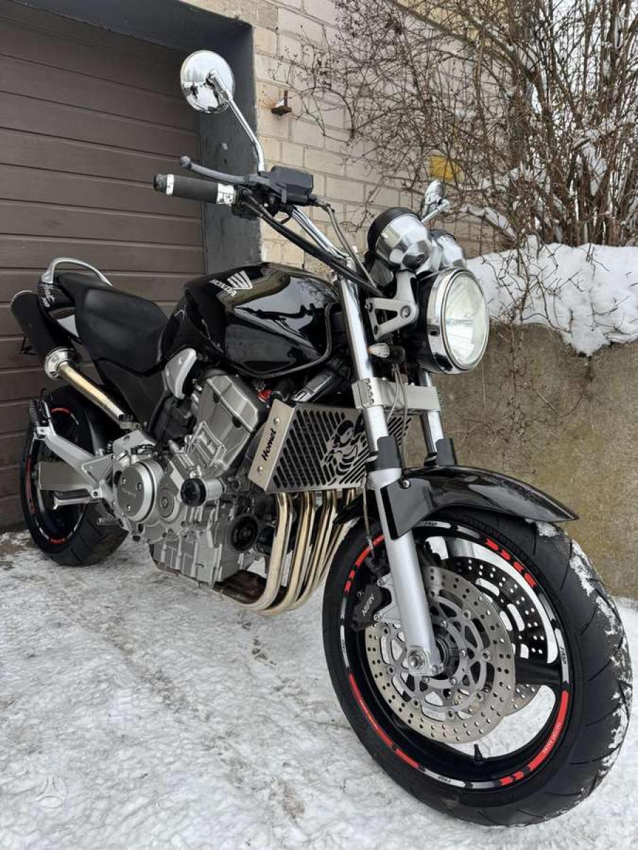 Honda Hornet 2003 Prienai, ar dzinēja tilpumu 0.92 L un nobraukumu 44 tūkst. km par 2750 €, foto 1 vietnē AUTOMOTO.COM.LV