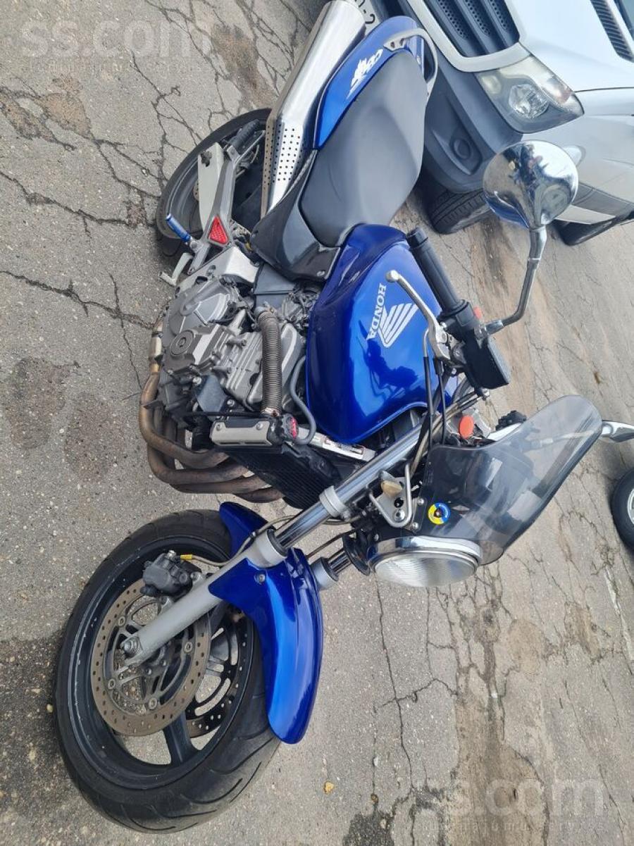Honda Hornet 2003 Rīga, ar dzinēja tilpumu 0.60 L un nobraukumu 0 tūkst. km par 2000 €, foto 3 vietnē AUTOMOTO.COM.LV