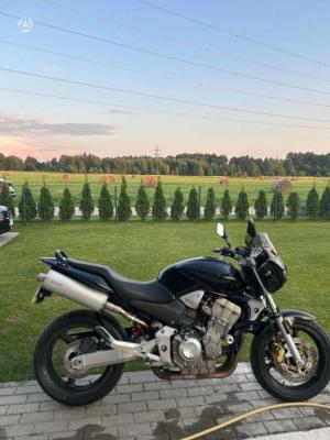 Honda Hornet 2003 in Klaipeda, with an engine capacity of 0.92 L and mileage of 52 thousand km for 1900 €, photo 4 on AUTOMOTO.COM.LV