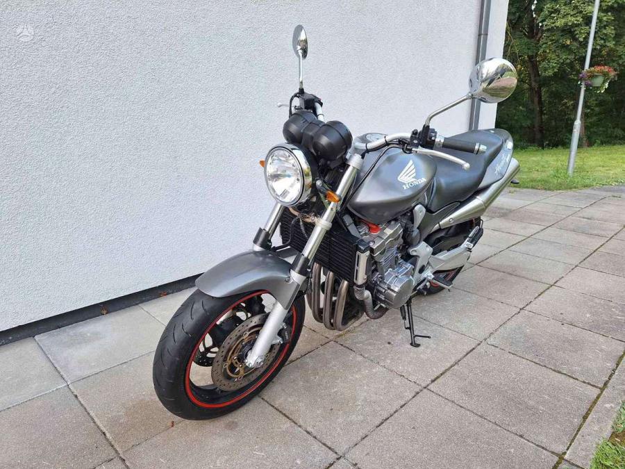 Honda Hornet 2003 Prienai, ar dzinēja tilpumu 0.92 L un nobraukumu 37 tūkst. km par 2650 €, foto 4 vietnē AUTOMOTO.COM.LV