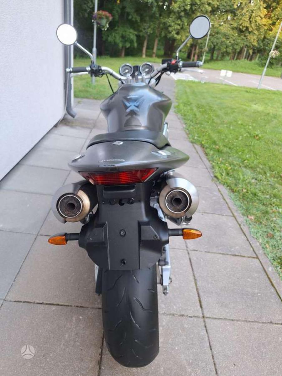 Honda Hornet 2003 Prienai, ar dzinēja tilpumu 0.92 L un nobraukumu 37 tūkst. km par 2650 €, foto 8 vietnē AUTOMOTO.COM.LV