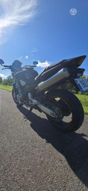 Honda Hornet 2003 Panevēža, ar dzinēja tilpumu 0.90 L un nobraukumu 40 tūkst. km par 3050 €, foto 4 vietnē AUTOMOTO.COM.LV