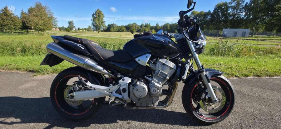 Honda Hornet 2003 Panevēža, ar dzinēja tilpumu 0.90 L un nobraukumu 40 tūkst. km par 3050 €, foto 6 vietnē AUTOMOTO.COM.LV
